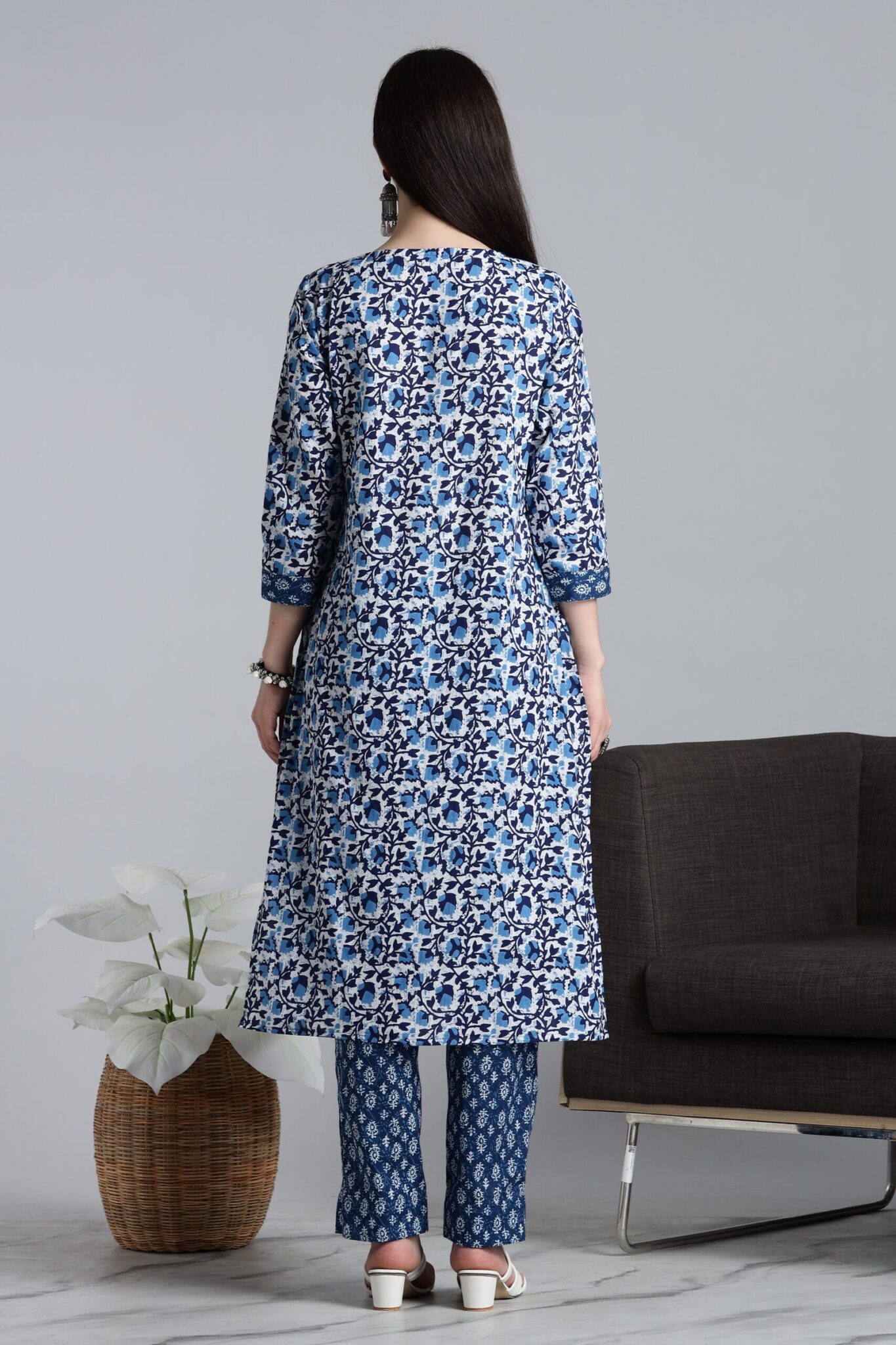 WHITE AND BLUE COD SET – Girly Colours